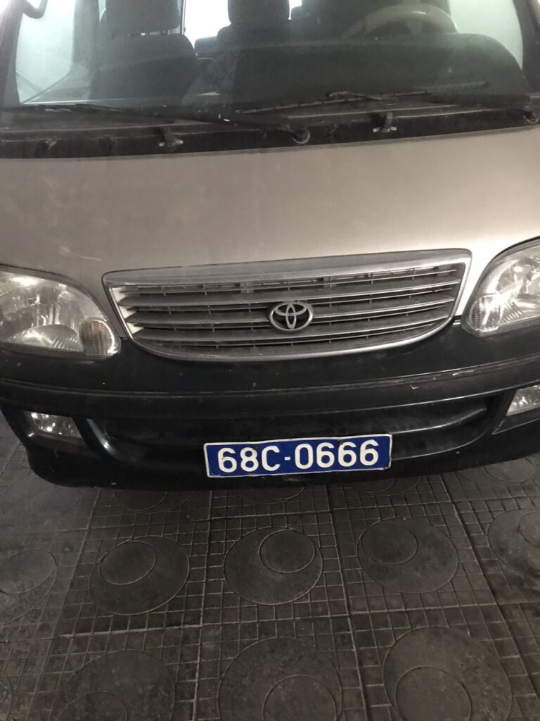 Gói 17: Xe ô tô khách hiệu TOYOTA HIACE SUPER WAGON 12 chỗ, biển số đăng ký 68C-0666 đã qua sử ...